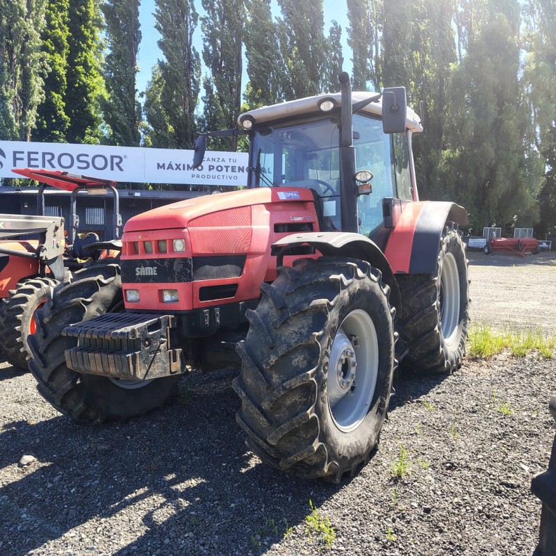 Tractor 4x4 con cabina marca Sam modelo Laser 160