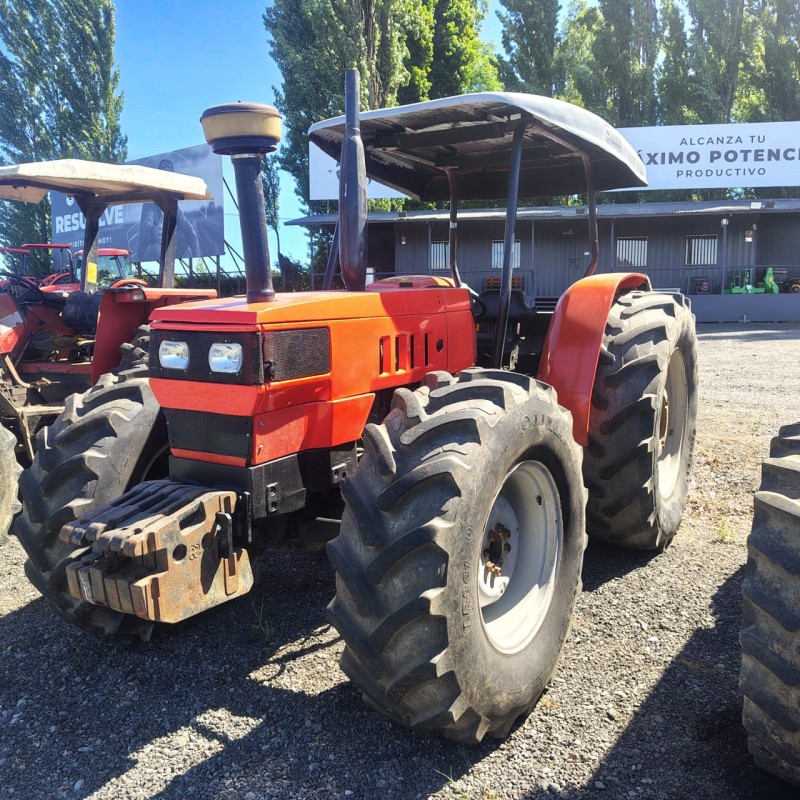Tractor 4x4 marca Same modelo Explorer 90
