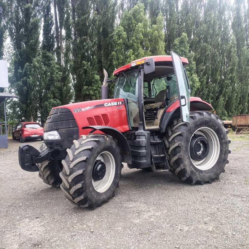 Tractor 4x4 con cabina marca case modelo Puma 155