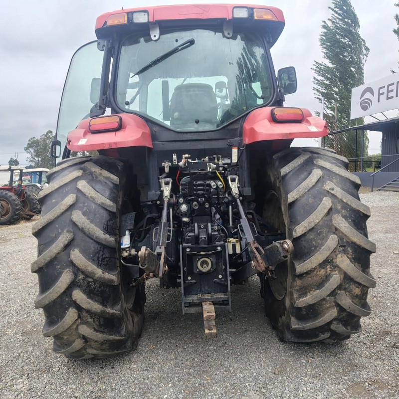 Tractor 4x4 con cabina marca case modelo Puma 155